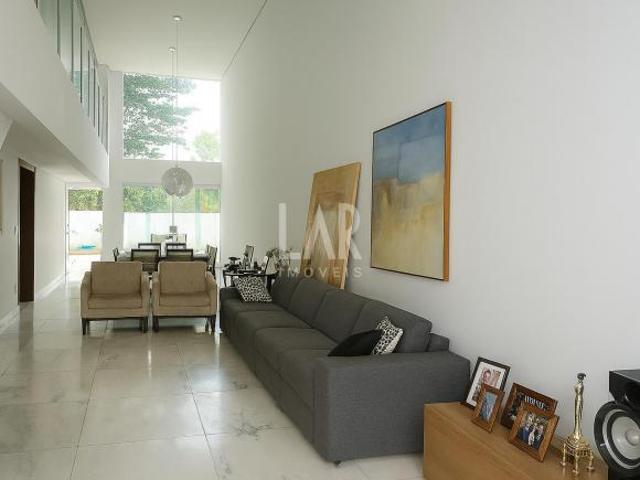 Casa à venda, 4 quartos, 2 suítes, 6 vagas, Santa Lúcia Belo Horizonte/MG