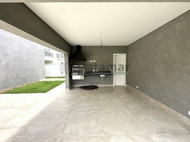 Casa à venda 4 quartos 4 suítes na Granja Viana