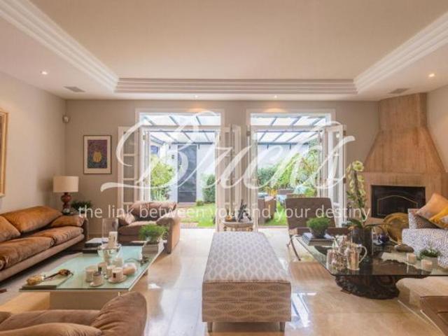 CASA À VENDA 4 QUARTOS 4 VAGAS 347M² ÁREA ÚTIL BROOKLIN
