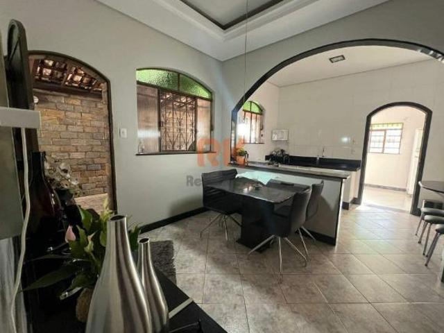 Casa à venda, 4 quartos, 8 vagas, Arvoredo I Contagem/MG