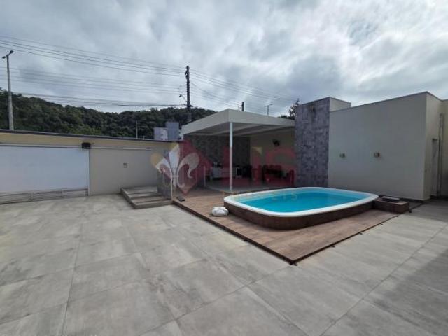 Casa à venda 4 suítes, 4 Vagas, Martim de Sá, Caraguatatuba SP
