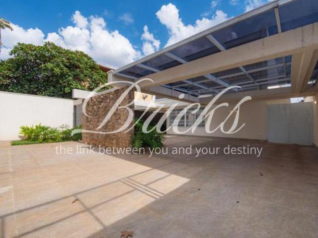 CASA À VENDA 4 SUITES 5 VAGAS 625 M² DE TERRENO BROOKLIN