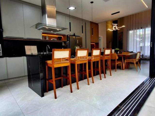 Casa à venda, 4 suítes e piscina Residencial Club Portinari Paulínia/SP