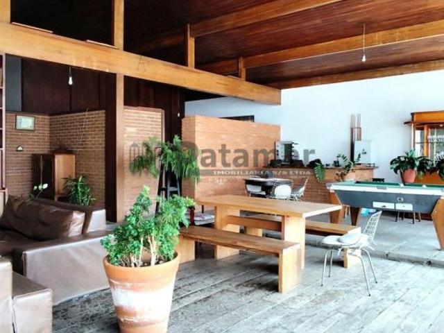 Casa à Venda 4 suites! Oportunidade Única no Morumbi