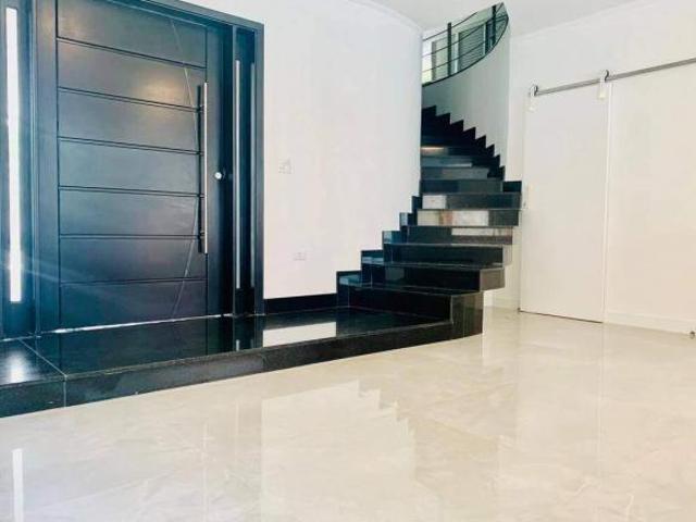 CASA A VENDA 4 SUÍTES SANTANA DE PARNAÍBA