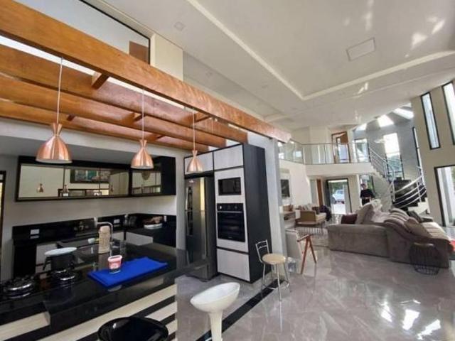 Casa à Venda 4 Suítes, Piscina, quintal em Chácara Malota, Jundiaí SP