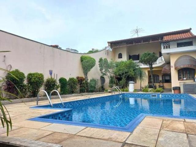 CASA À VENDA | 500 M² TERRENO | 3 DORMITÓRIOS 2 SUÍTES | 6 VAGAS VILA GALVÃO!