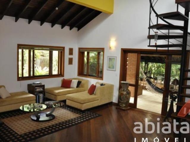 Casa à venda 540 m², 4 suítes e 10 vagas Condomínio Forest Hills, Cotia