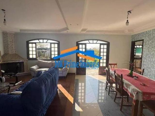 Casa à Venda – 5 Dormitórios, 1 Suíte, 5 Vagas