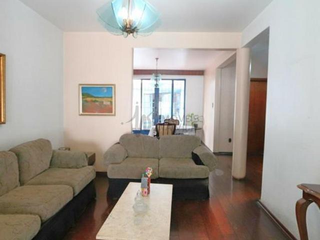 CASA À VENDA, 5 DORMITÓRIOS, COM ÁREA EXTERNA E CHURRASQUEIRA NA VILA MARIANA