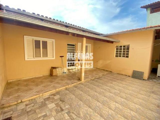 Casa à venda 5 quartos no Bairro ALVORADA