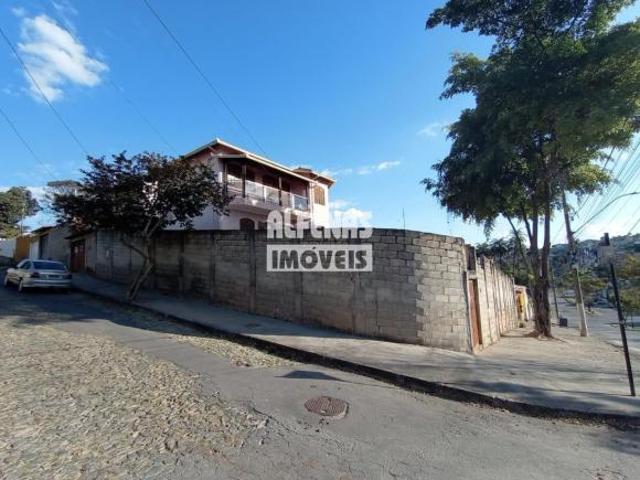 Casa à venda 5 quartos no Bairro COLONIAL