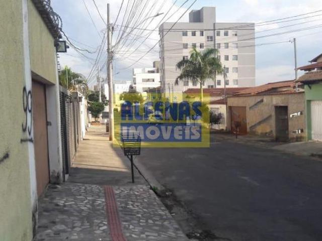 Casa à venda 5 quartos no Bairro EUROPA