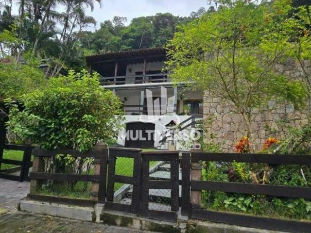 Casa à venda, 5 quartos no bairro Pitangueiras em Guarujá