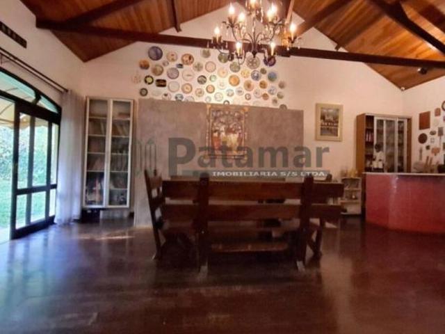 CASA A VENDA 5 QUARTOS NO JARDIM COLIBRI