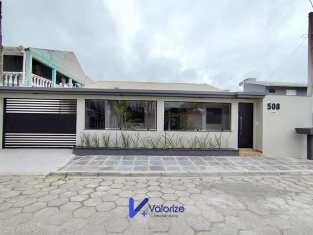 Casa à venda, 5 quartos com piscina, faixa do mar