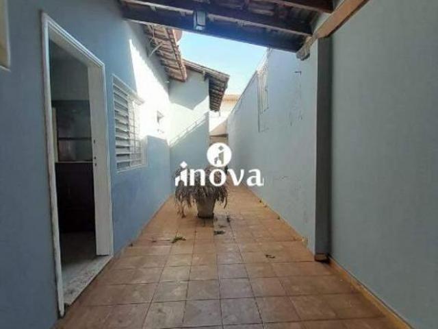 Casa à venda, 5 quartos, 1 suíte, 1 vaga, Abadia Uberaba/MG
