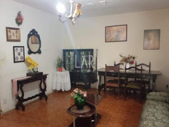 Casa à venda, 5 quartos, 1 suíte, 1 vaga, Sagrada Família Belo Horizonte/MG