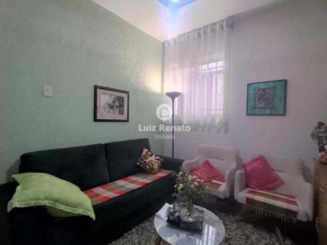 Casa à venda 5 quartos 1 suíte 2 vagas Colégio Batista