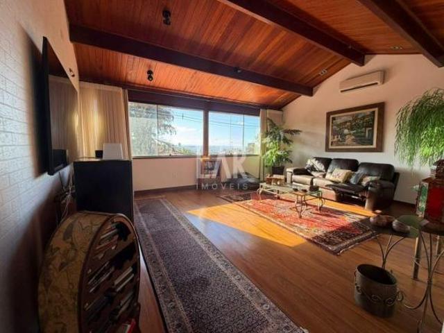 Casa à venda, 5 quartos, 2 suítes, 4 vagas, Belvedere Belo Horizonte/MG