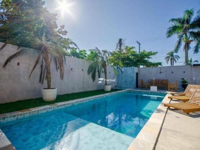 Casa a venda 5 Suites a venda na Praia de Pernambuco, Guaruja