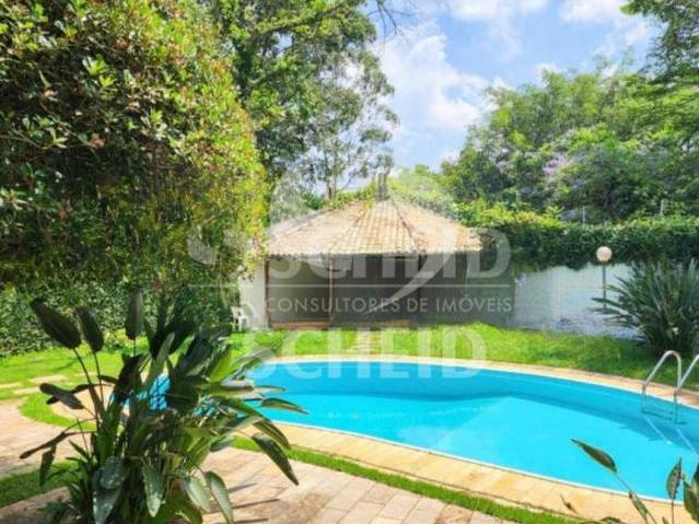 Casa à Venda 650m² 3 Suítes no Bolsão de Interlagos!
