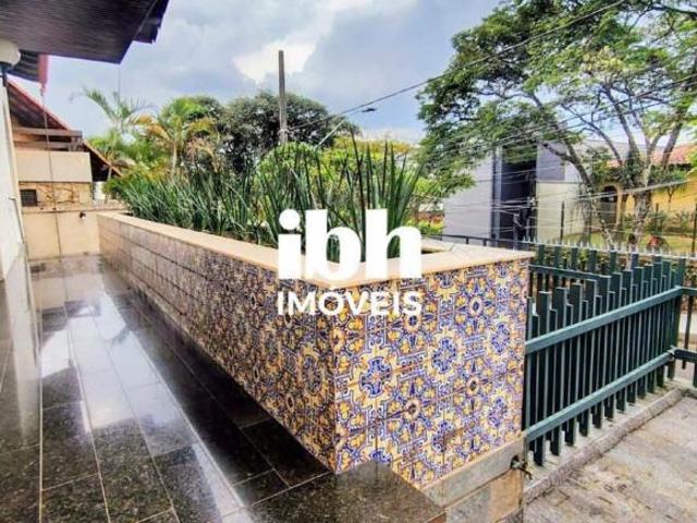 Casa a venda, 6 Quartos e 4 banheiros, 350 m² Belvedere