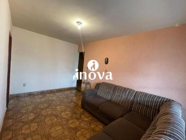 Casa à venda, 6 quartos, 1 suíte, 2 vagas, Volta Grande Uberaba/MG