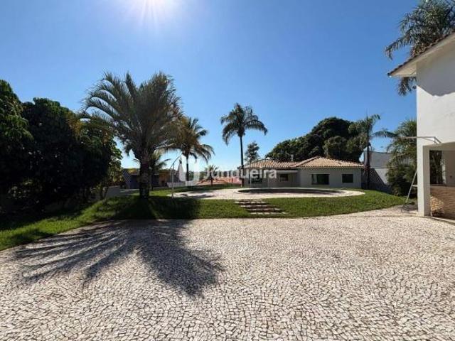 Casa à venda, 6 quartos, 5 suítes, 15 vagas, Centro Águas de São Pedro/SP