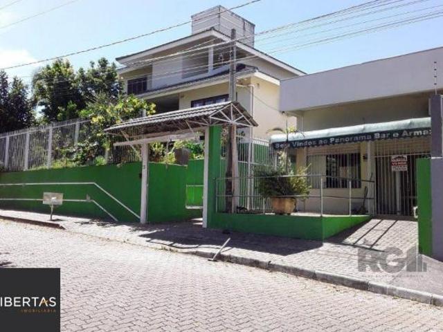 Casa à venda 708,00m² por R$2.100.000