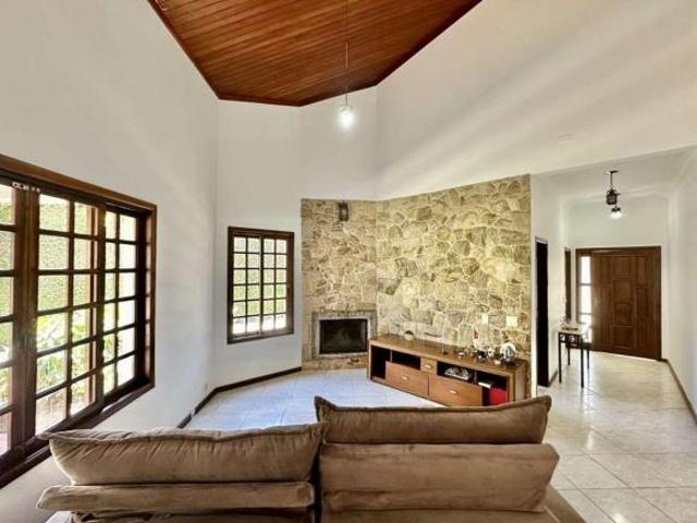 Casa a venda 80% TÉRREA, 3 suítes, lote 1.5 46m² plano! Granja Viana/Fazendinha