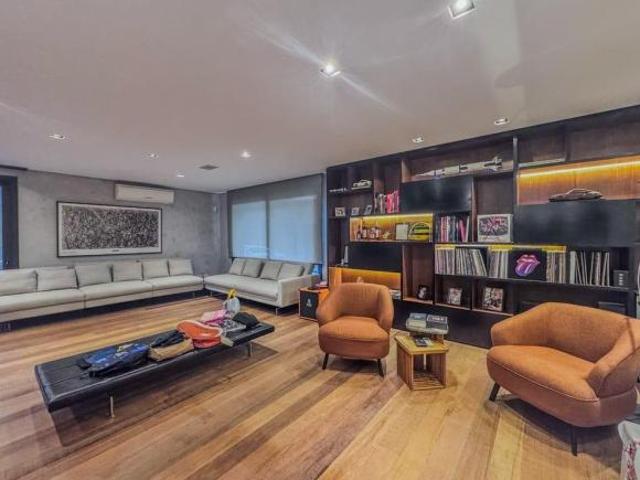 Casa à venda, 896m², 5 dormitórios, 4 suítes, 4vagas, Jardim Europa, São Paulo, SP