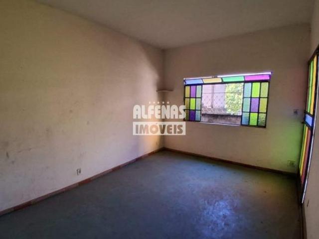 Casa à venda 8 quartos no Bairro ÁGUA BRANCA
