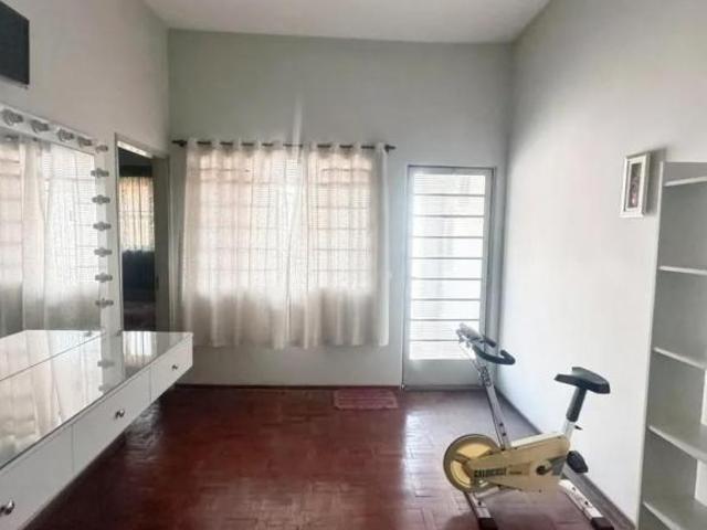 CASA A VENDA