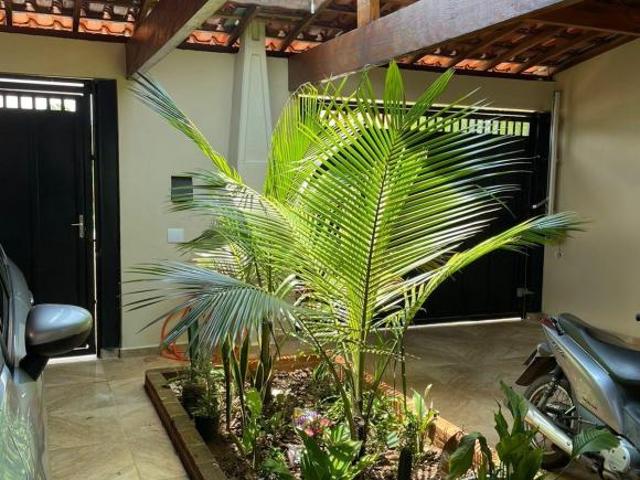 Casa á venda c/ 03 dormitórios, sendo 02 suítes Bairro Vila dos Ipês, Boituva