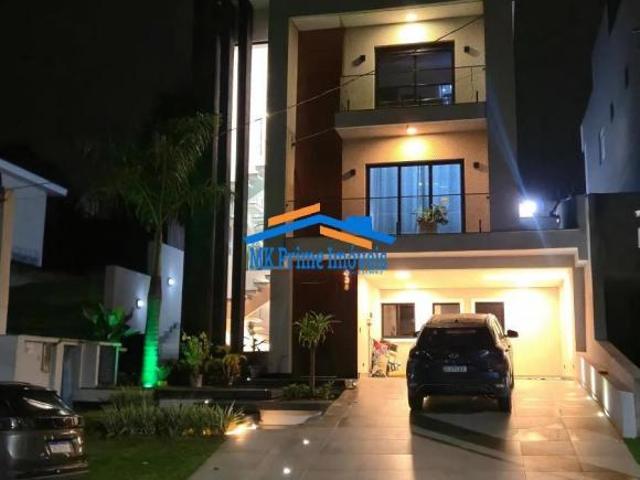 Casa à venda c/ 270 m² e 3 suítes em Condomínio Fechado New Ville