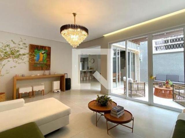 Casa à Venda Colégio Batista, 3 Quartos, 429 m² Belo Horizonte