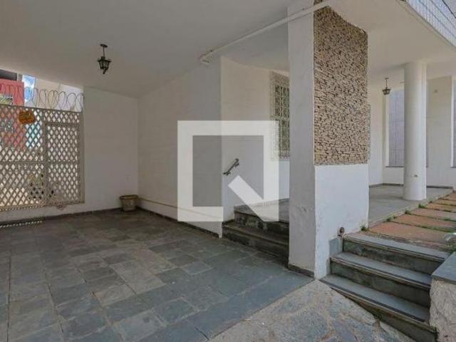 Casa à Venda Colégio Batista, 4 Quartos, 200 m² Belo Horizonte