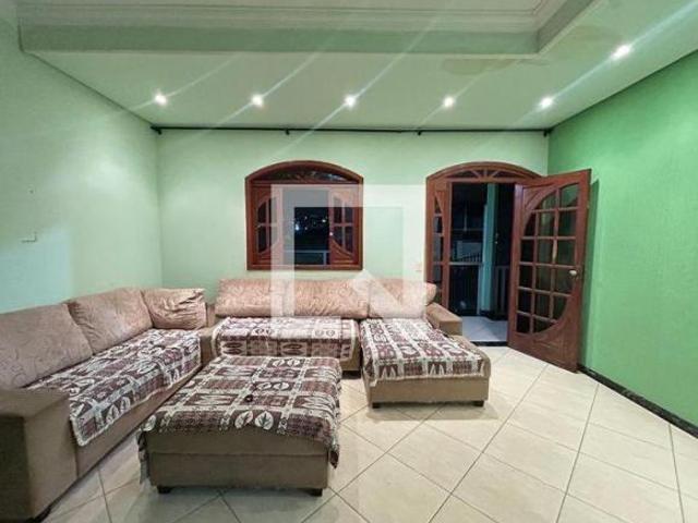 Casa à Venda Colonial, 2 Quartos, 250 m² Contagem