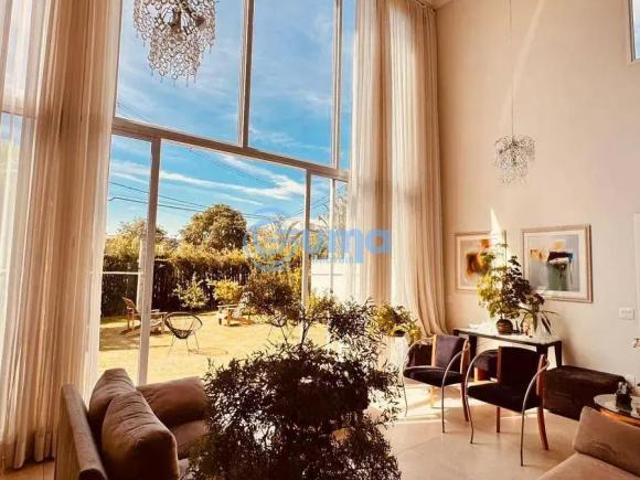 Casa à venda, com3 suítes, todas com closet e hidromassagem, linda área gourmet, no Portal Horizonte