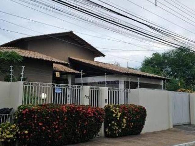 Casa a venda com1200,00 metros quadrados de terreno, R$2.200.000,00 Bairro Santa Rosa, Cuiabá MT