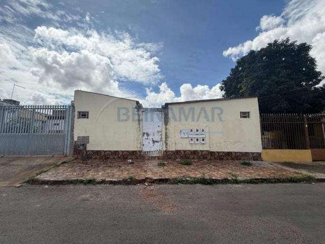 Casa à Venda com múltiplas unidades alugadas 3 quartos na QNN 21 Ceilandia Norte