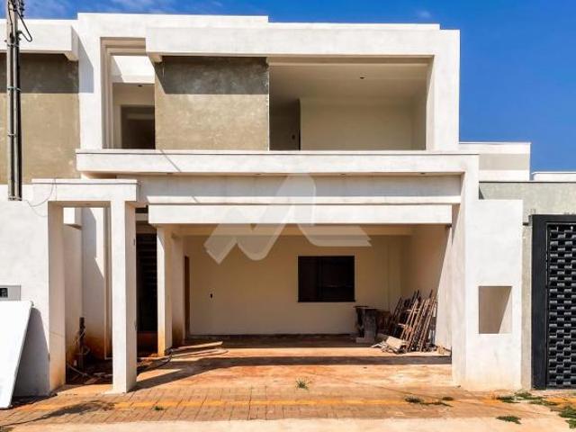 CASA À VENDA COM MEZANINO NO BAIRRO TOCANTINS