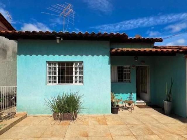 Casa á venda com ótima localização, terreno de 225m² em Igarapé MG!