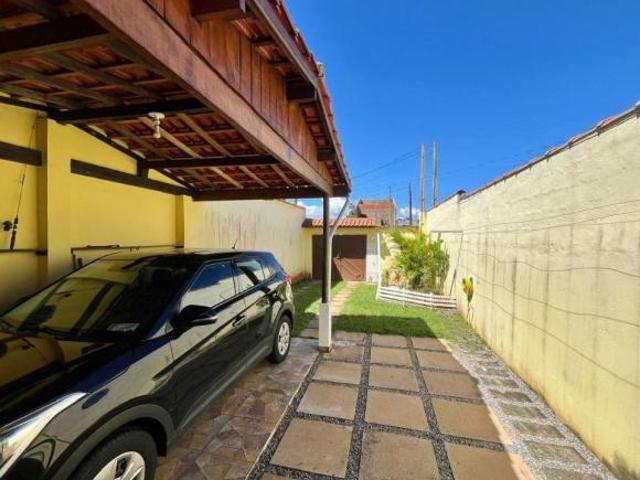 CASA Á VENDA COM AMPLO ESPAÇO DE QUINTAL E UMA ÁREA VERDE MARAVILHOSA NA PRAIA D
