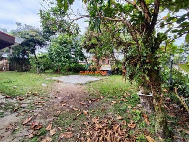 Casa à Venda com Amplo Terreno de Esquina Pontal do Paraná