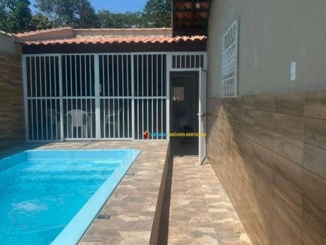 Casa à venda com área gourmet e condições facilitadas