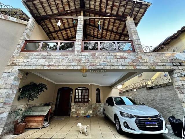 Casa a venda com Armários e Piscina