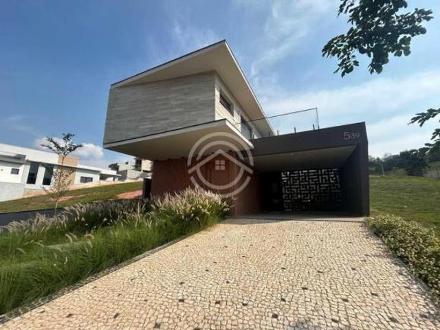 Casa à Venda com Arquitetura Imponente no Condomínio San Giovanni em Itatiba/SP
