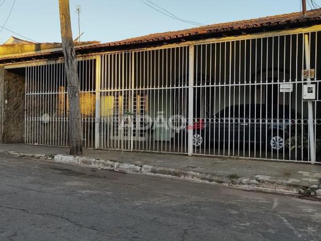 Casa à venda com barracão na Vila Lucy 2Q Casa de Rua com 2 Quarto s por R$ 450000.00 no setor V